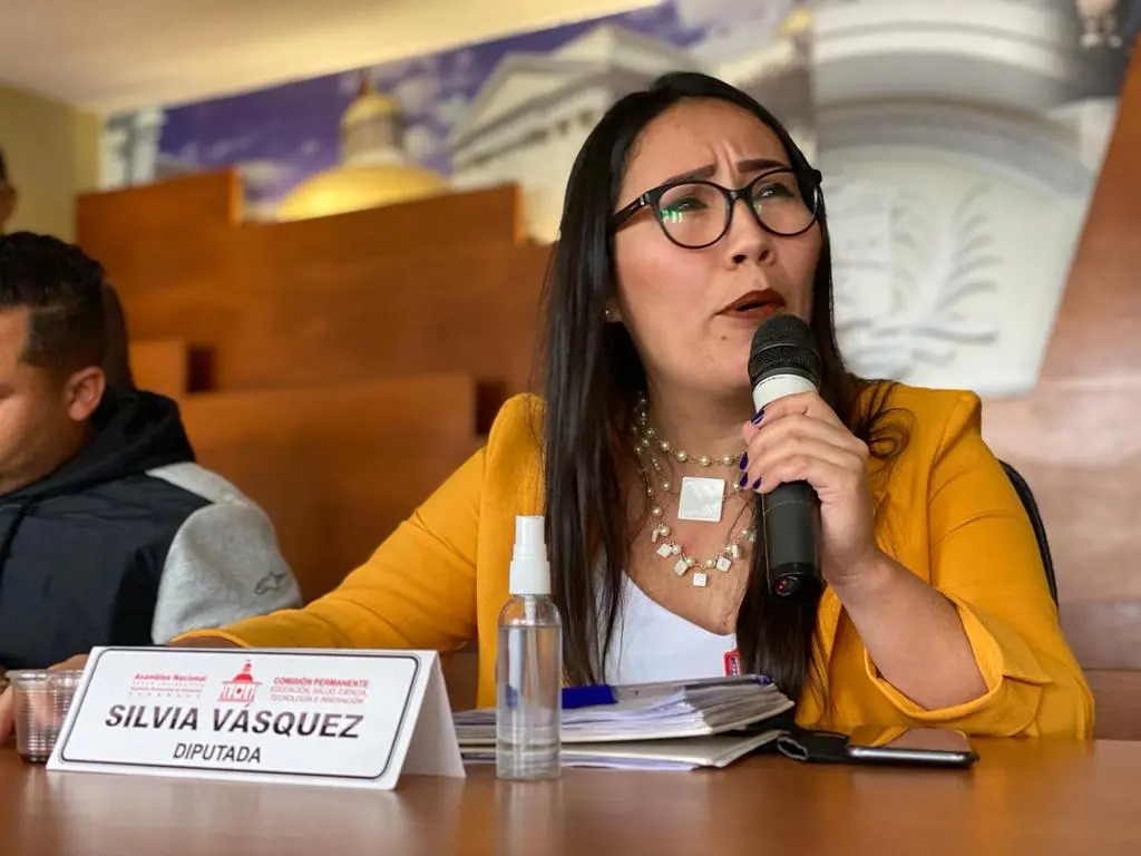 Diputada Vasquez: Nueva ley estudiantil no usurpará funciones a educadores