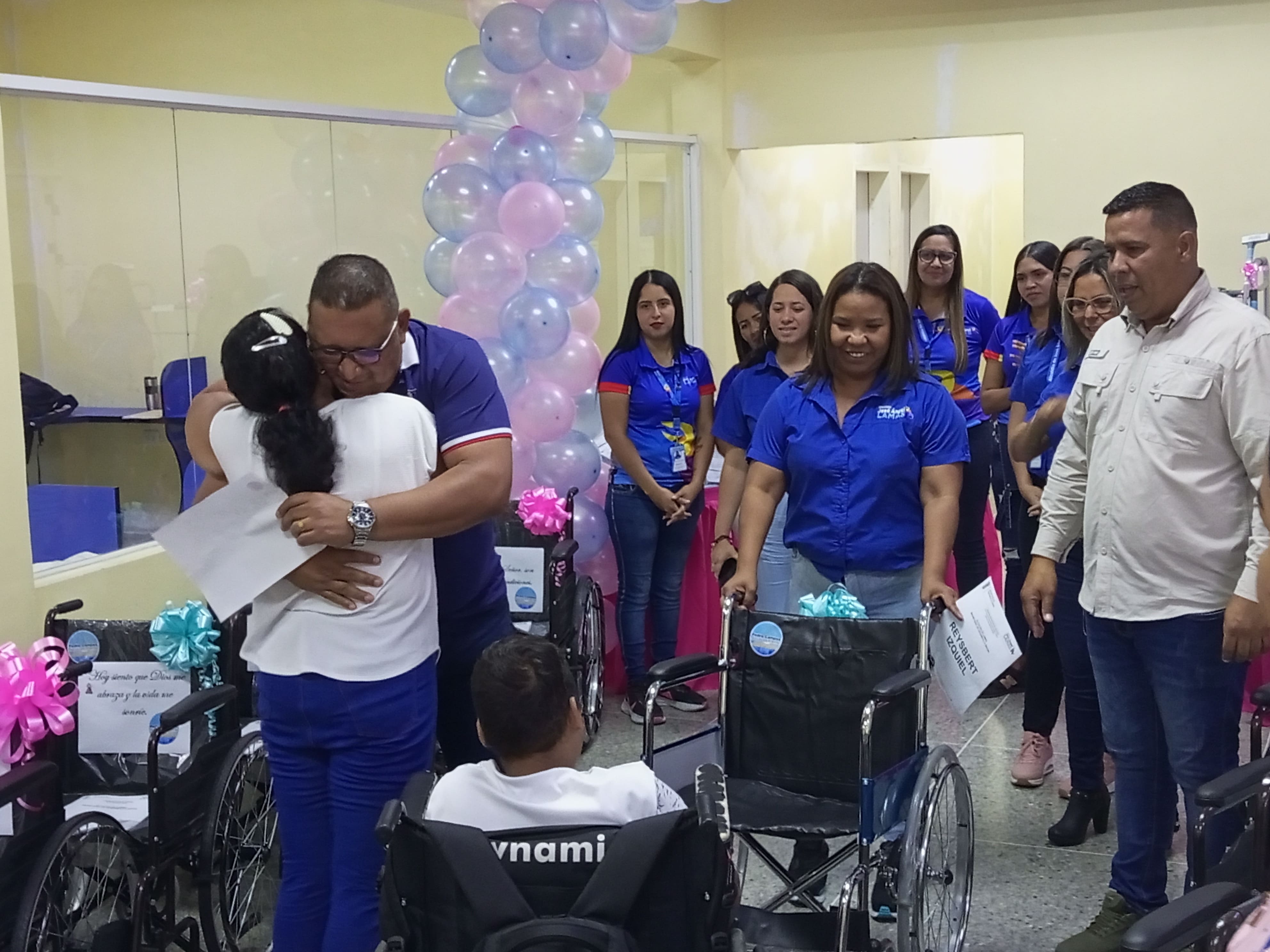 Alcaldía de José Ángel Lamas entregó ayuda social a 68 santacrucense Alcaldía de José Ángel Lamas entregó ayuda social a 68 santacrucense
