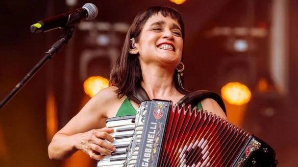 Julieta Venegas ofrecerá concierto gratuito en su país por el Día de la ...