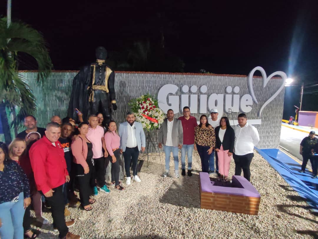 Con encendido de luces inauguran rehabilitación de la entrada de Güigüe
